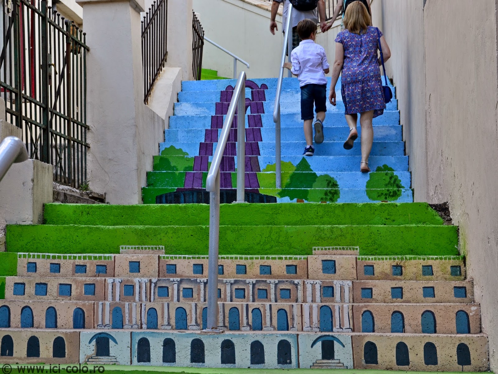 Strada Xenofon renăscută: cea mai colorată stradă din București, sau ...