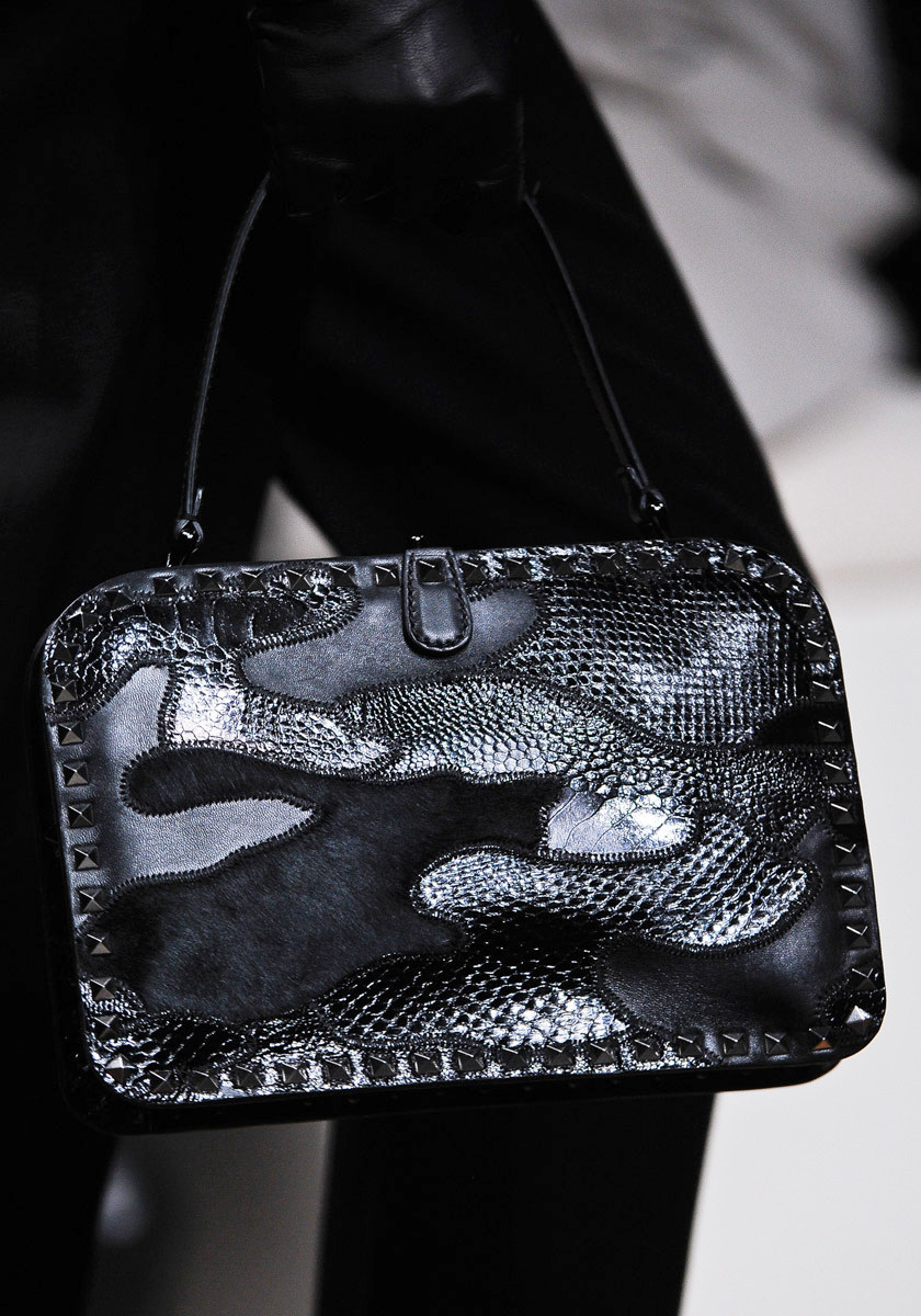 My BEADialogy...: Valentino Fall 2012 RTW Part2 (Bags)