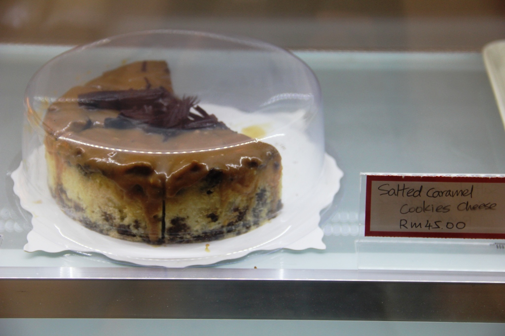 Petite Nyonya's Kitchen...for all seasons: Simple Chic Upper Crust ...