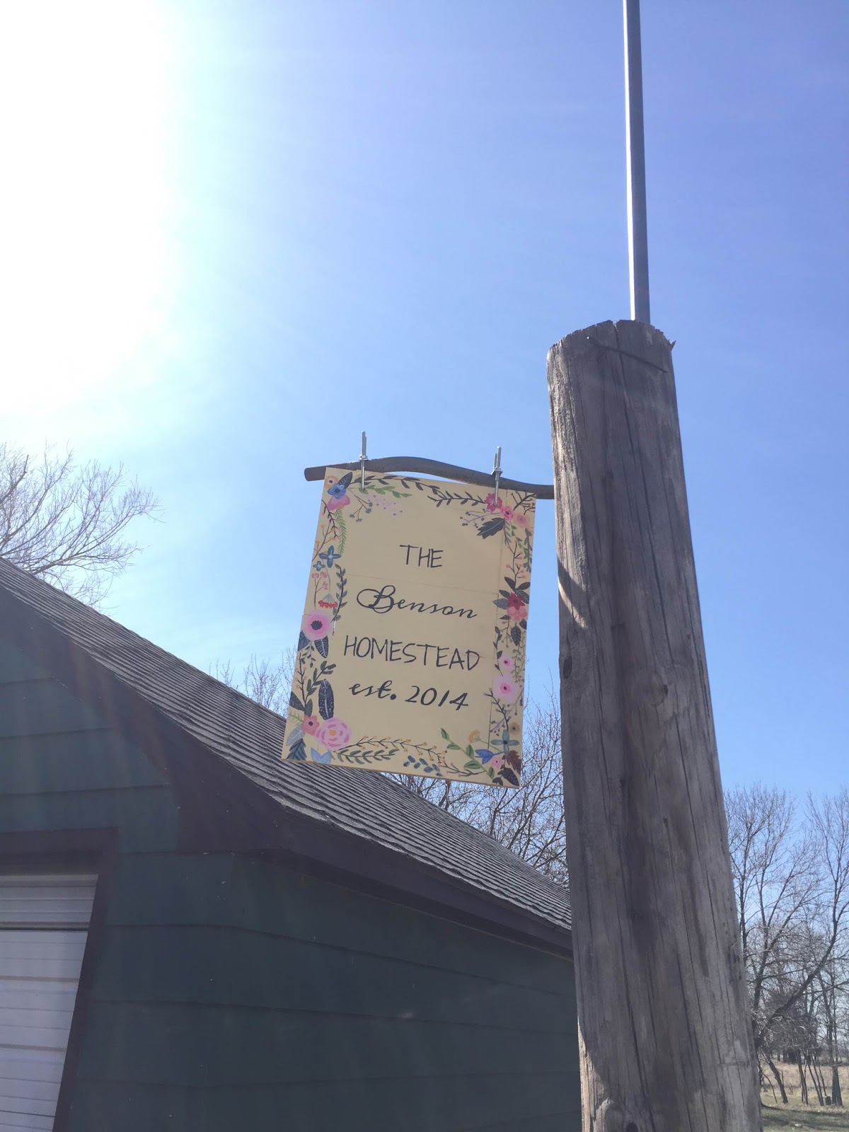 DIY Driveway Sign | The Dabbling Crafter