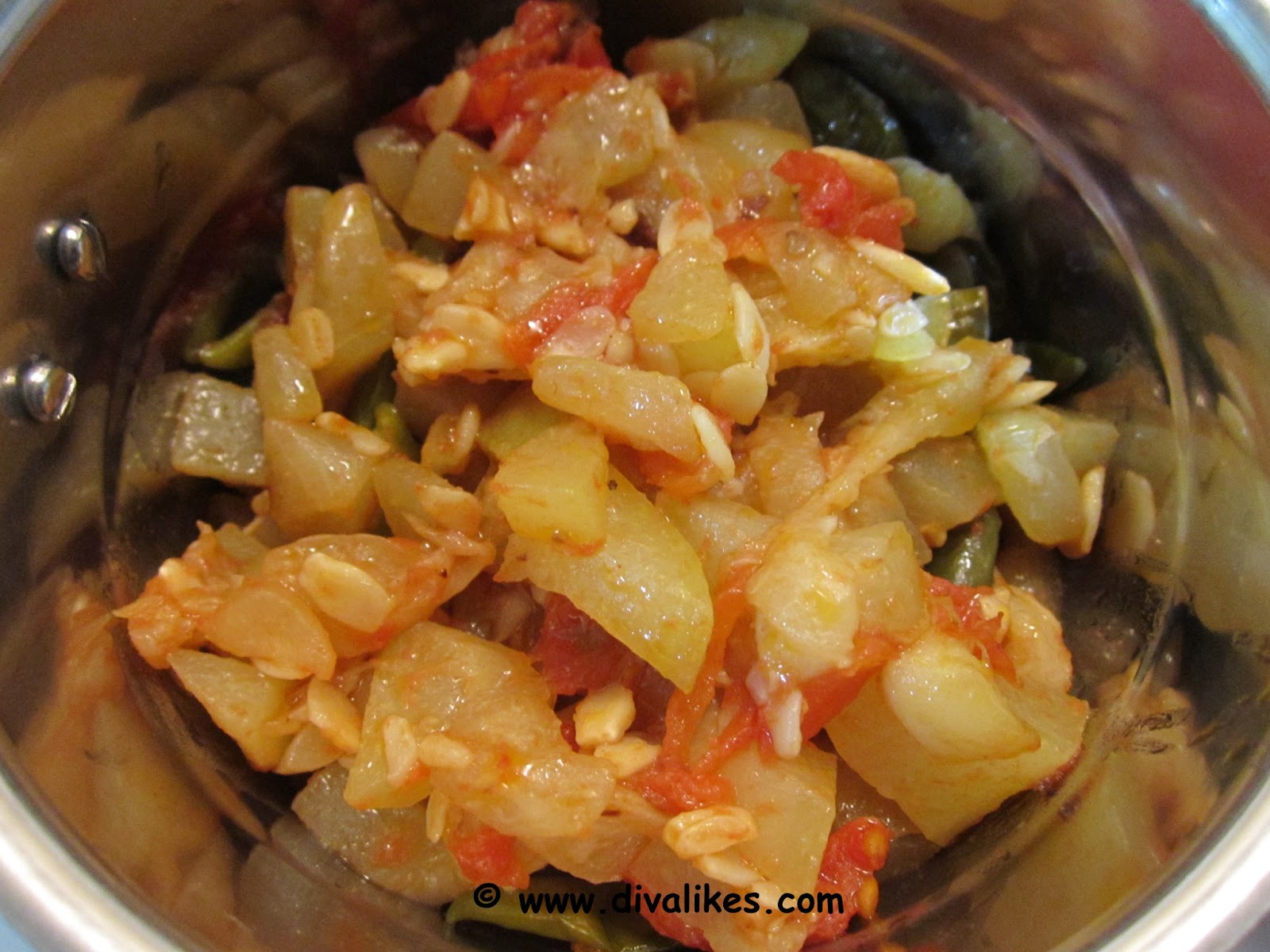 Bottle Gourd Tomato Chutney / Andhra Style Sorakaya Pachadi | Diva Likes