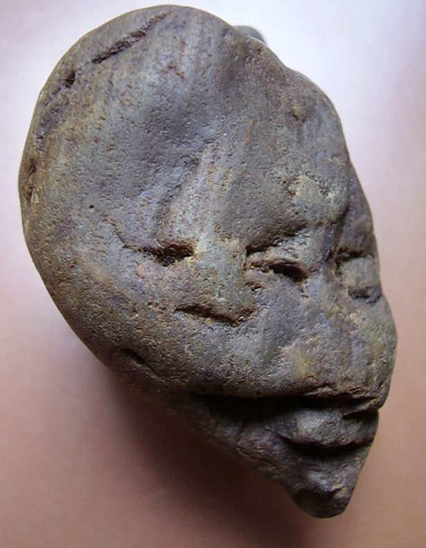 Archaeology of Portable Rock Art: "Two Faces Have I" - shared elements ...