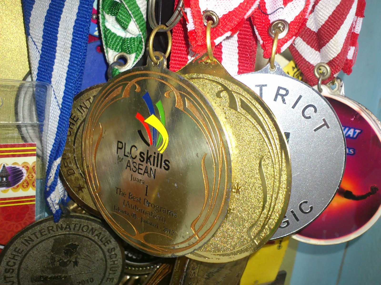 Produksi Medali: Pembuatan Medali