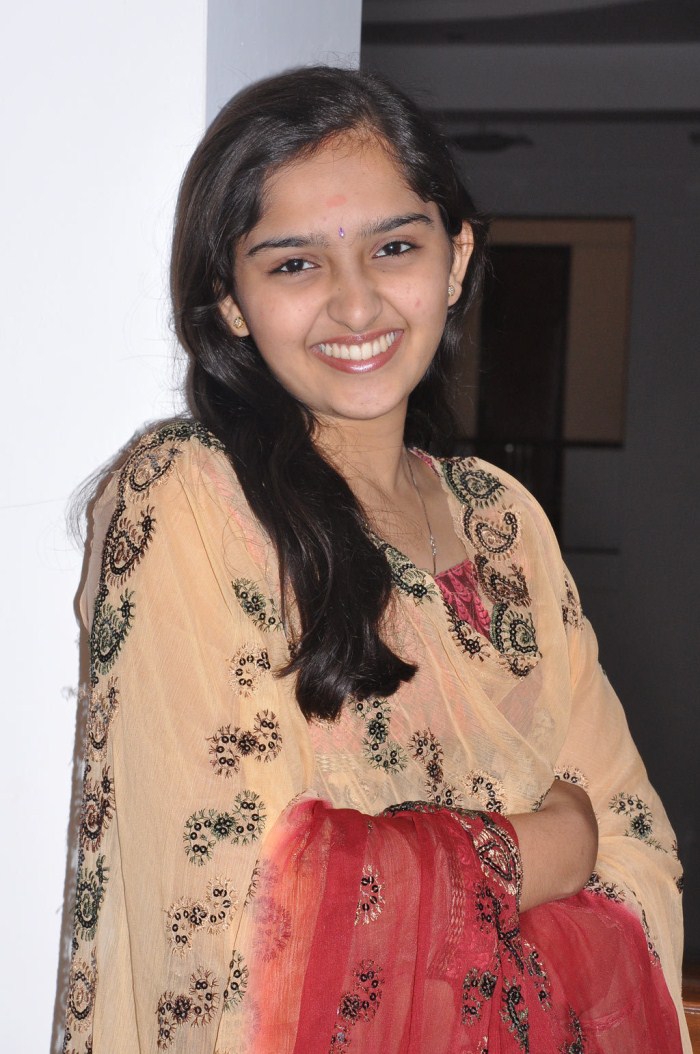Renigunta Tamil Actress Sanusha Cute Photos and wallpapers ...