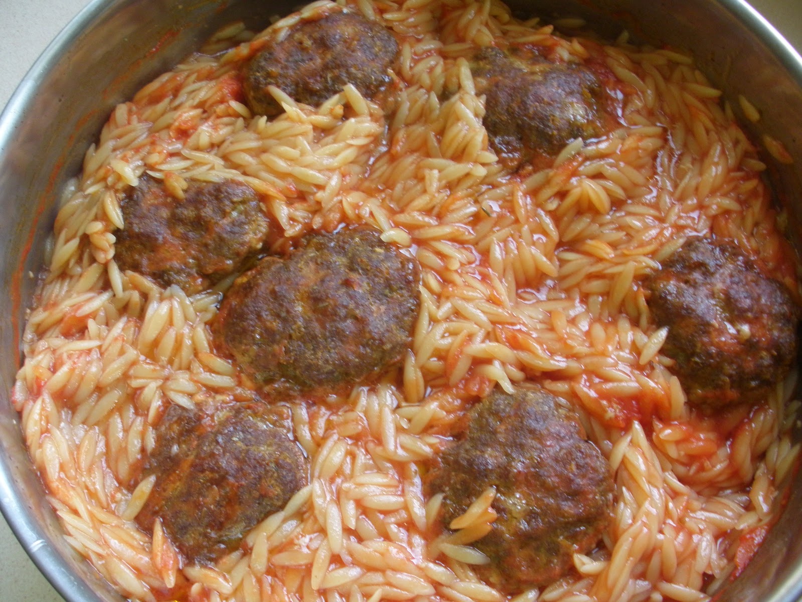 Come to cook: Μπιφτεκια με κριθαρακι στο φουρνο