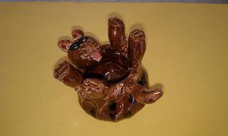 COLOR for EVERYONE: Animal Pinch Pots