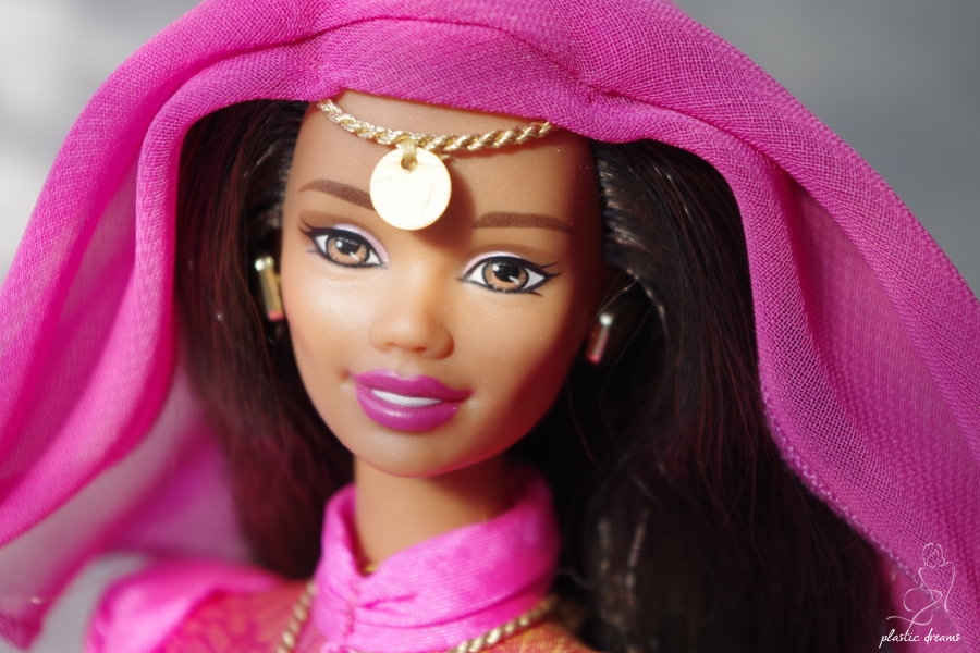 Plastic Dreams Dolls :: Barbie et miniatures: Moroccan Barbie Doll