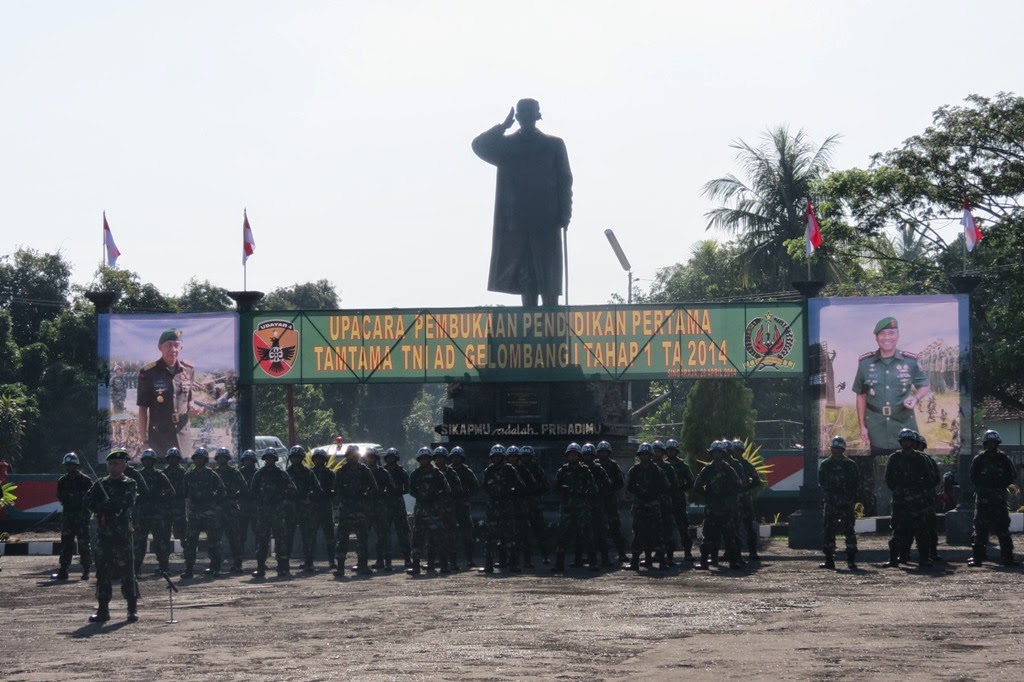 Secata Rindam IX Udayana: Upacara Pembukaan Pendidikan Pertama Tamtama ...