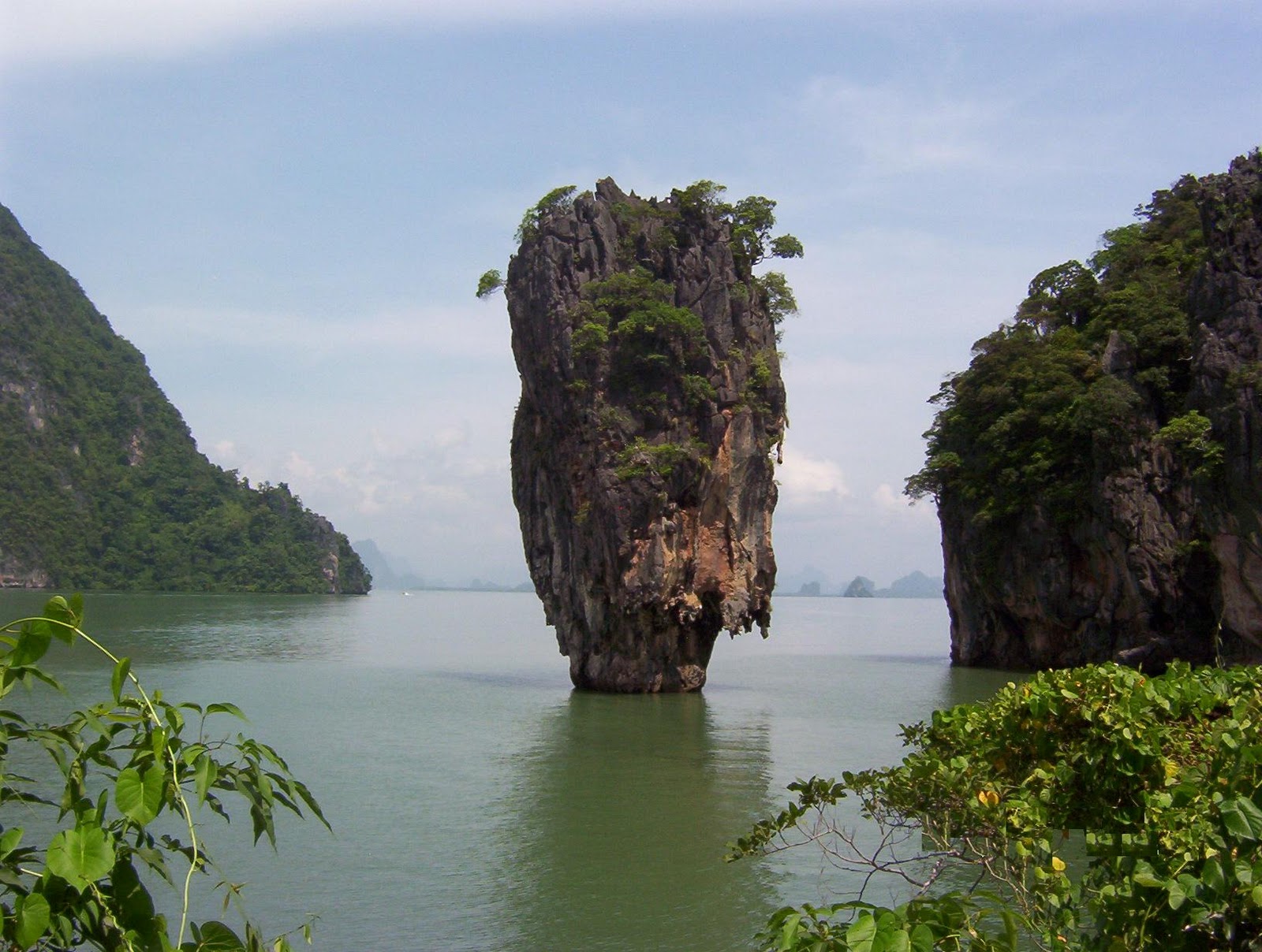 James Bond Locations: Duel on the beach - James Bond Island, Thailand
