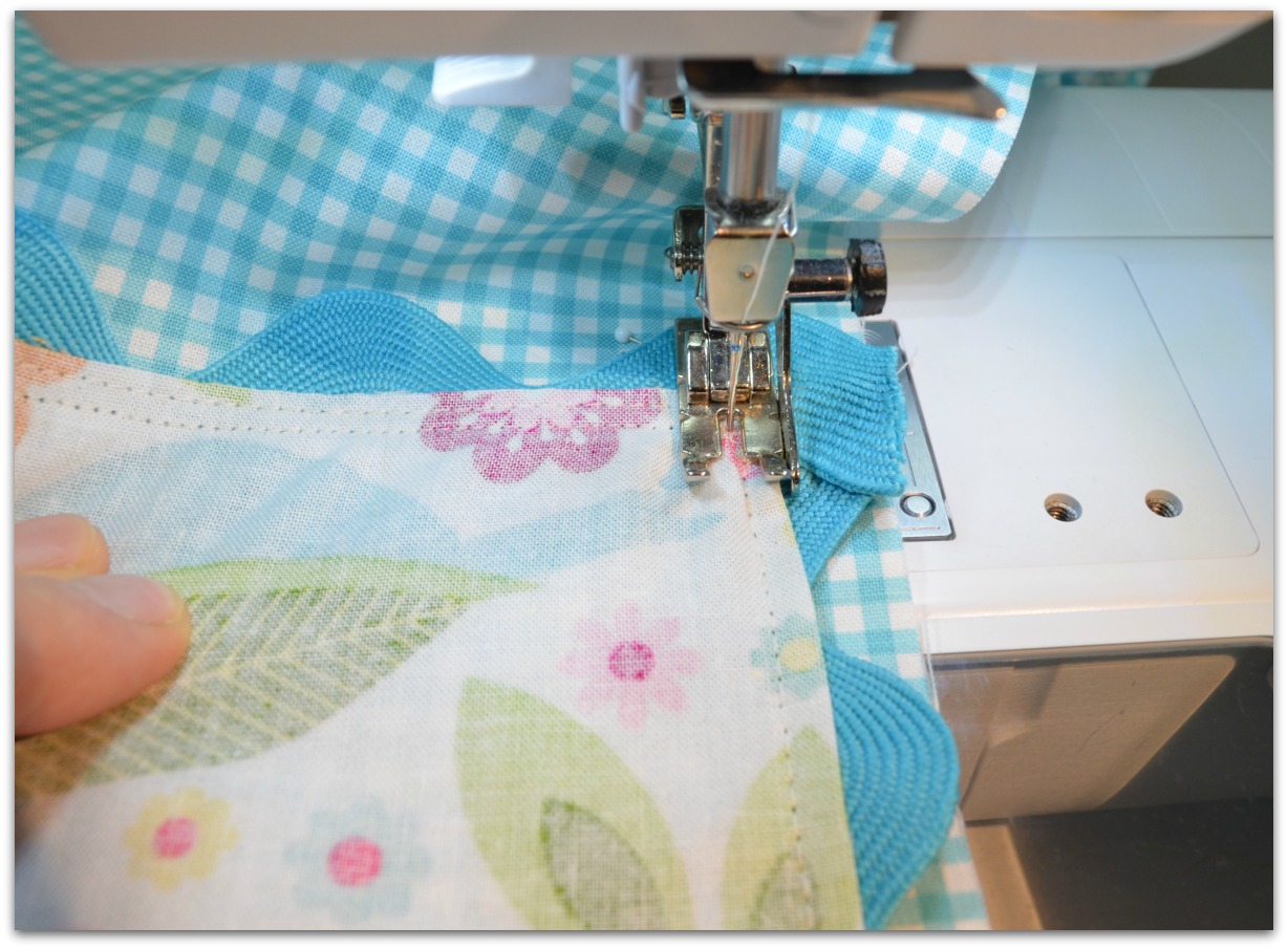 .Quiltscapes.: Fancy Finishes: Ric-Rac!