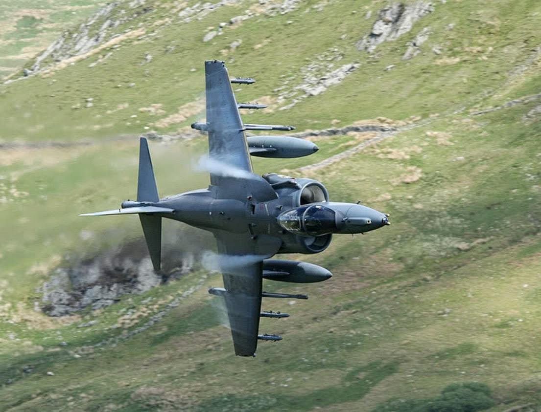 Chant du Départ: The Mach Loop