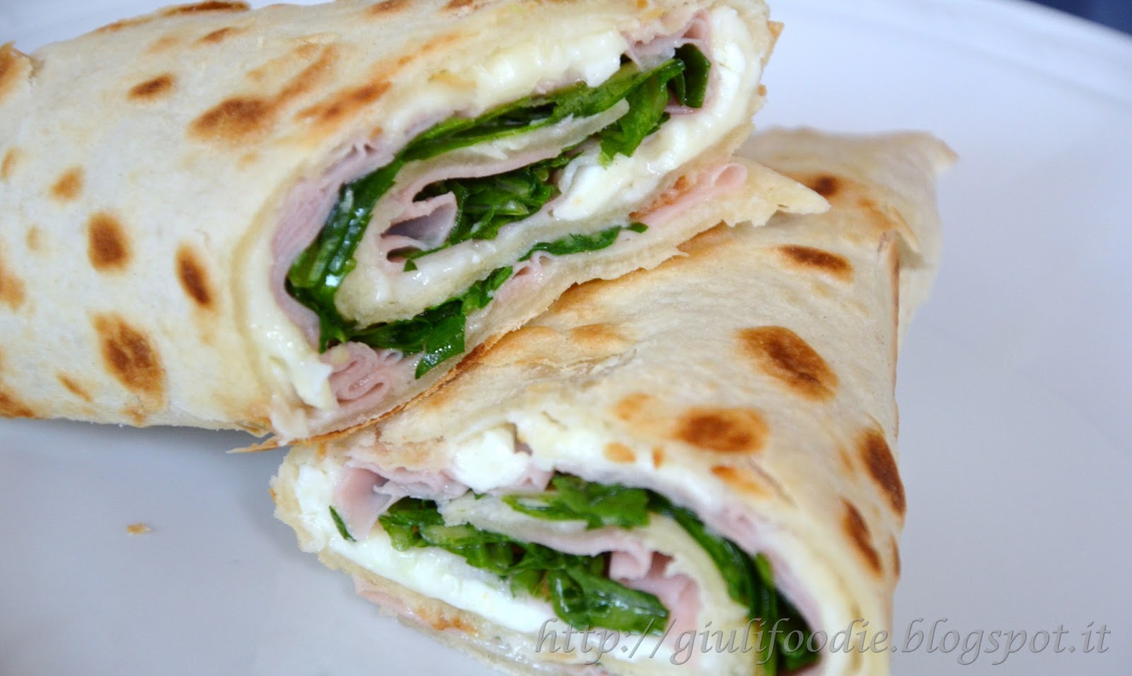 Giuli Foodie, le mie ricette in cucina: Rotolo di Piadina Ripieno di ...