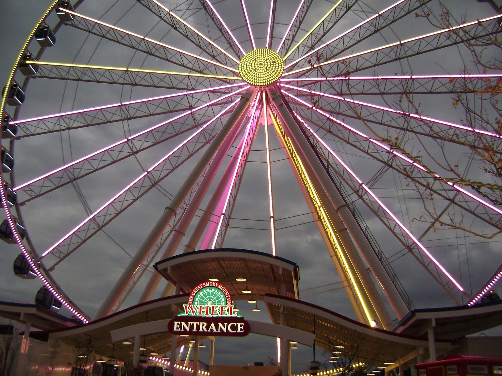 The Island and The Great Smoky Mountain Wheel