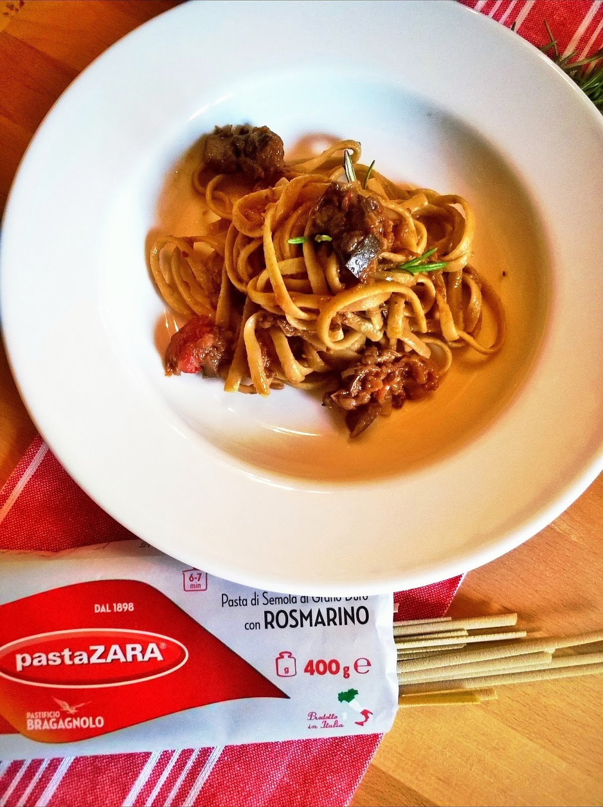 Spaghetti con Rosmarino in salsa di Melanzane al Rosmarino | In Cucina ...
