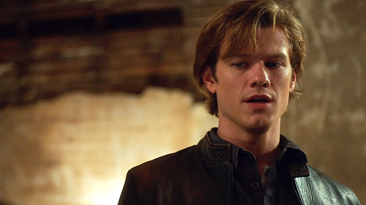 MacGyver 3x21 – Treason + Heartbreak + Gum