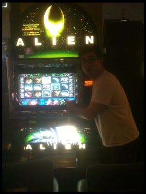 JIMSMASH ! ! !: JUMBO ALIEN SLOT MACHINE OF GLORY