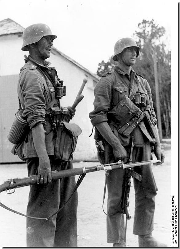 ILLUSTRATED HISTORY: RELIVE THE TIMES: Images Of War, History , WW2 ...