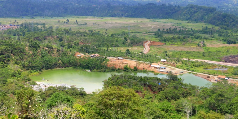 Danau Hijau nan Syahdu di Ulu Belu - Katerina