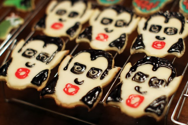 Something wicKED this way comes....: Creepy Cookies (Creepmas Day 6)