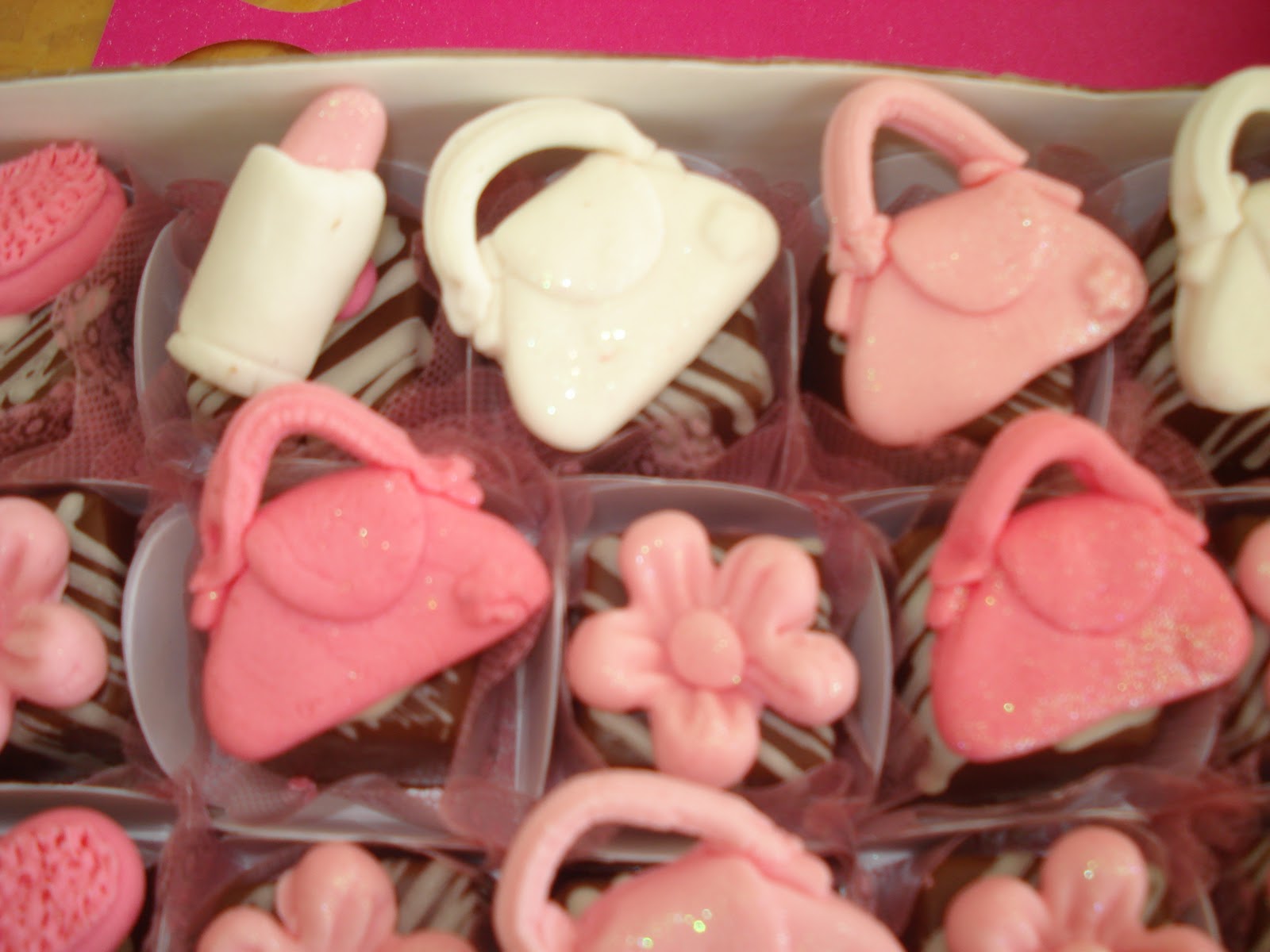 NEIDE BORGES-bolos e doces: FESTA TEEN