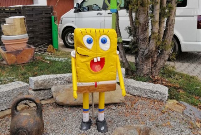 NickALive!: SpongeBob Wood Sculpture Spongenapped in Germany | Update ...
