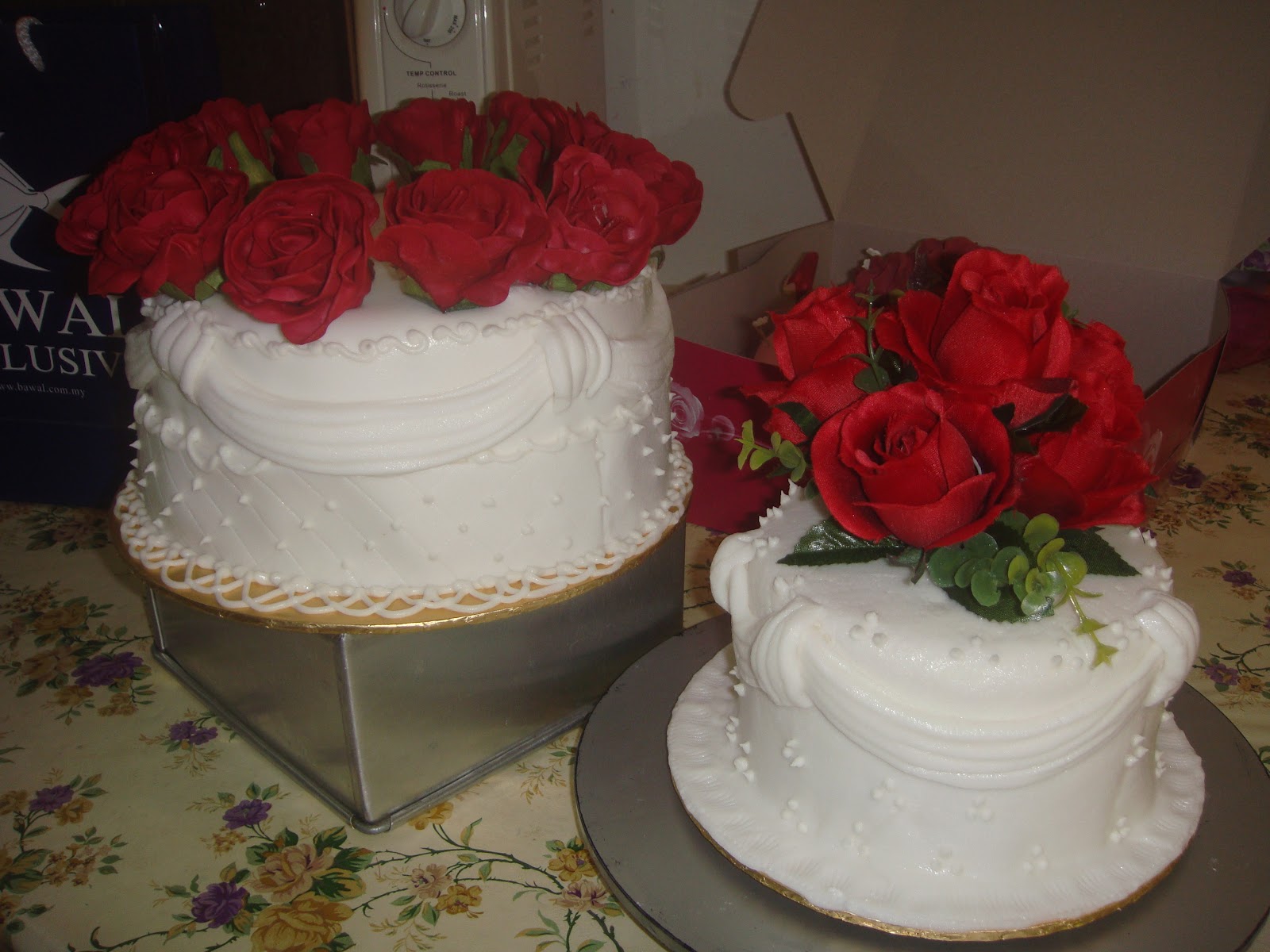 Selamat Datang ke Alya's Homemade Cakes House: Kek kahwin tema merah ...