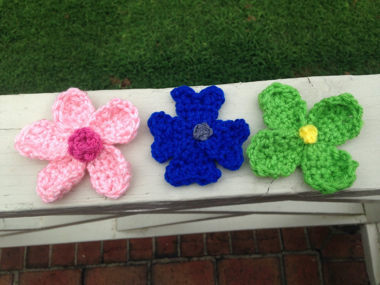 The Perfect Stitch...: 3 Simple Flower Designs....