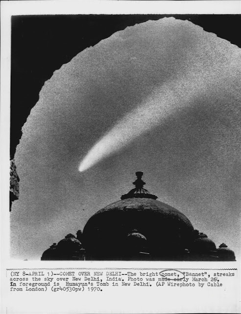 Comet Bennett over Delhi. In foreground is Humayun's Tomb - March 1970 ...