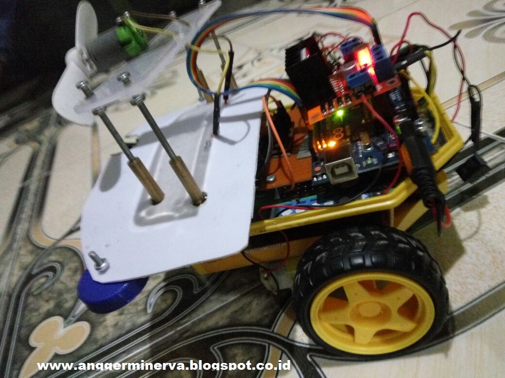 Membuat Robot Pemadam Api - Mikrokontroler Arduino ~ Angger Minerva