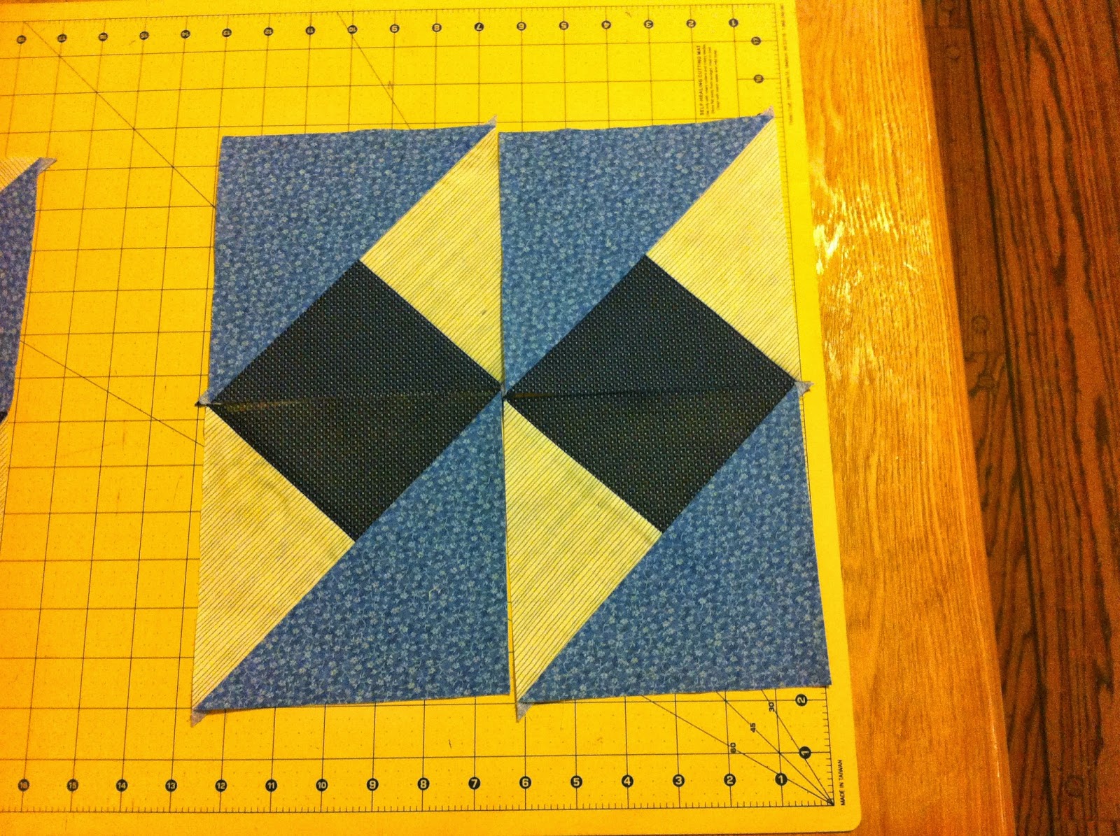 Sew Preeti Quilts: Four Patch HST (Boston Block) Tutorial