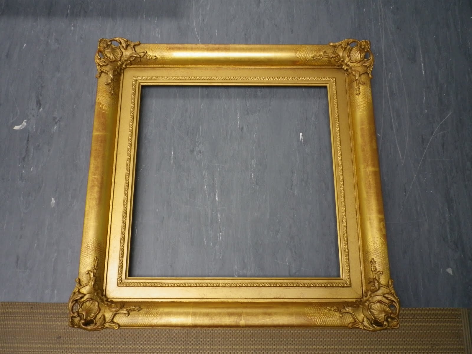 Framemaker: A little gilded frame
