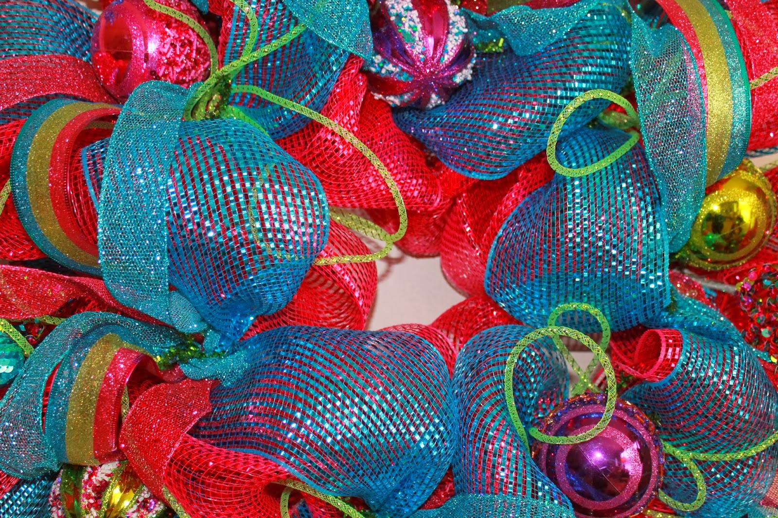 All Things Crafty: 25 Days of Christmas Day 9: Funky Christmas Wreath