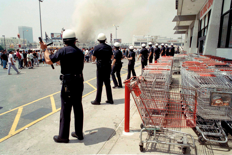 Momentos del Pasado: Los disturbios de Los Ángeles de 1992 en fotografías