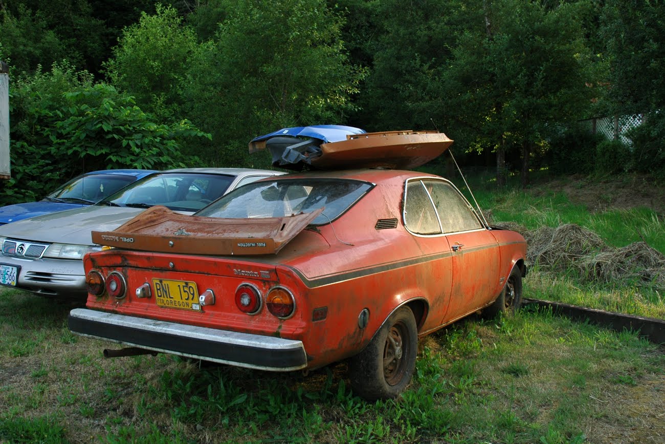 OLD PARKED CARS.: 1974 Opel Manta Rallye.