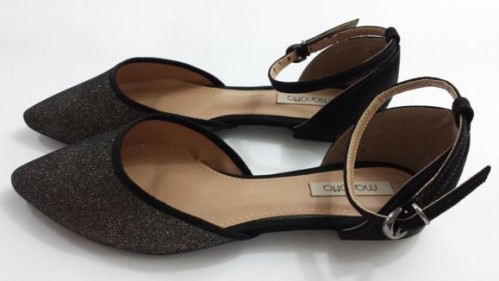 Modelos Sapatilhas Diferentes Usar Várias Ocasiões - Fotos