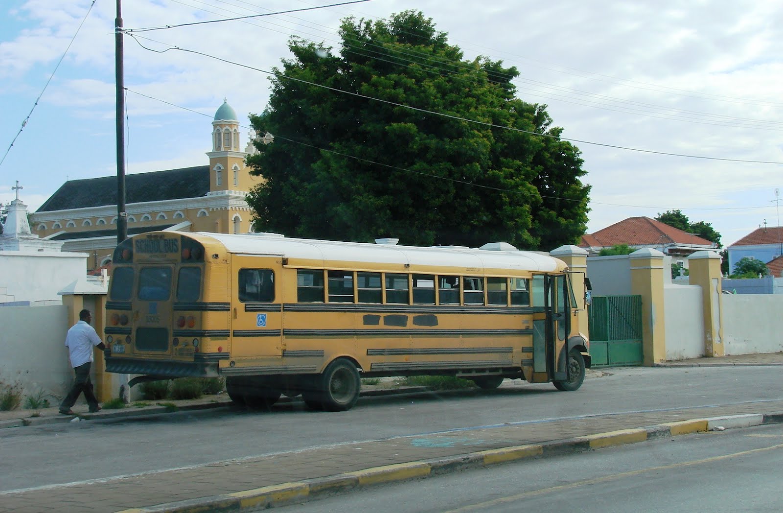 Buses from various cities in the world.: School Bus in Curaçao,NA