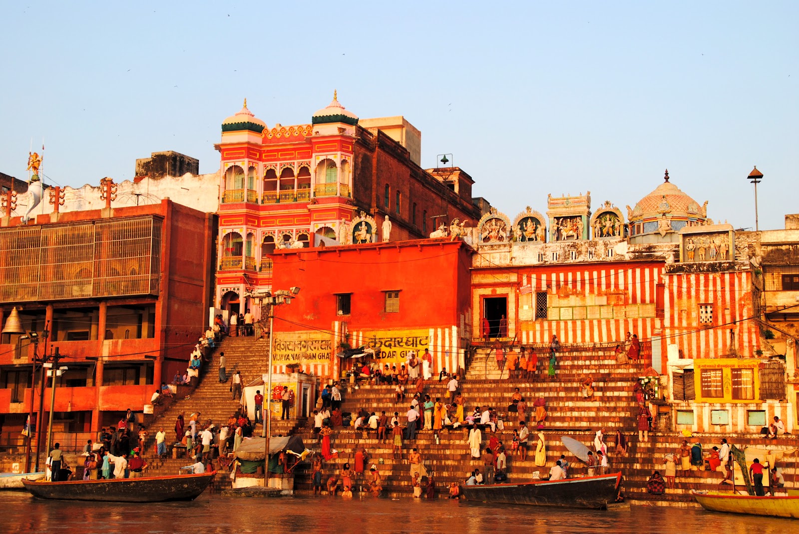 UNA HABITACIÓN PROPIA: De Benarés al cielo