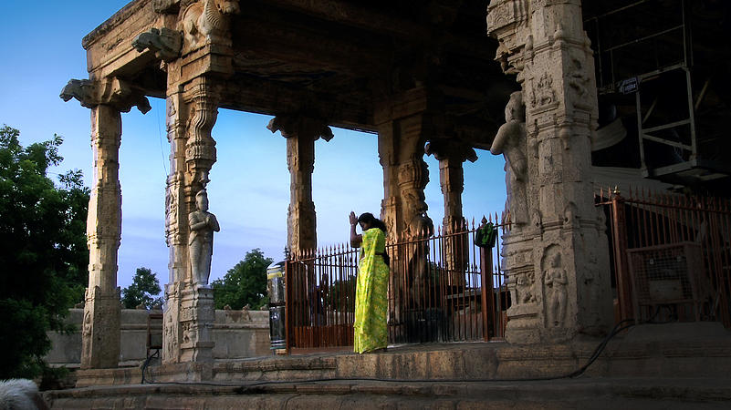 J.B. Spins: Gurukulam: Teaching Oneness in Southern India