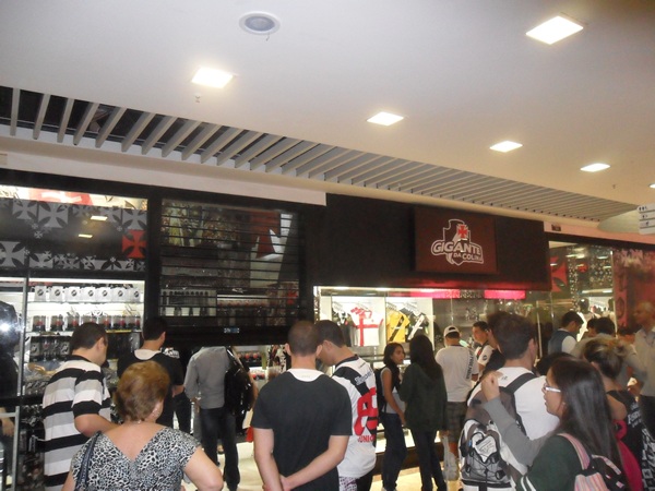 Vascaínos FC | C.R. Vasco da Gama: VASCO INAUGURA MAIS UMA LOJA OFICIAL