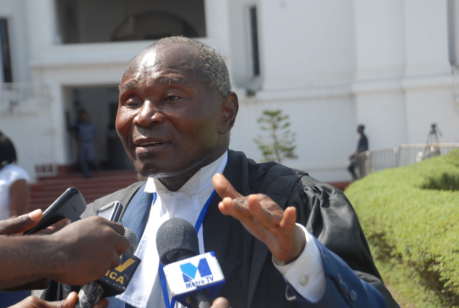 yaW owusU's villagE: AMICUS LAWYER KICKED OUT