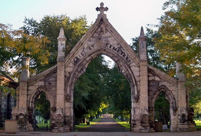 Bones of Contention †: Gothic Revival entrances