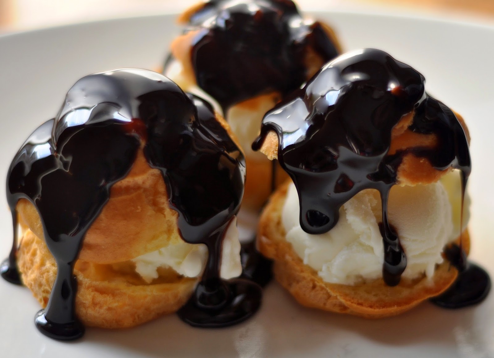Profiterol Tarifi - Ver Fırına Pasta ve Yemek Tarifleri Blogu