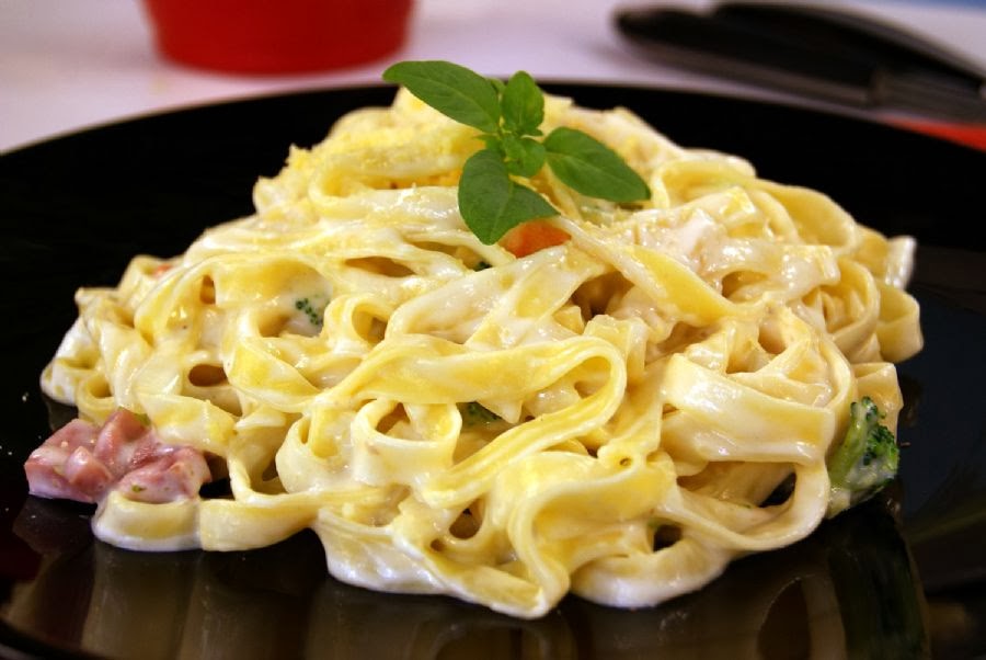 Receitas Deliciosamente Simples: Talharim com Presunto e Frango