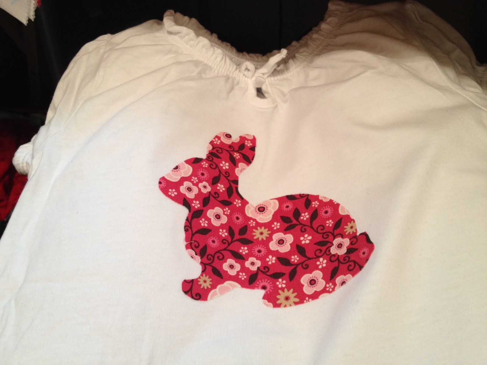 knit 'n lit: Easy Bunny Applique (tutorial)