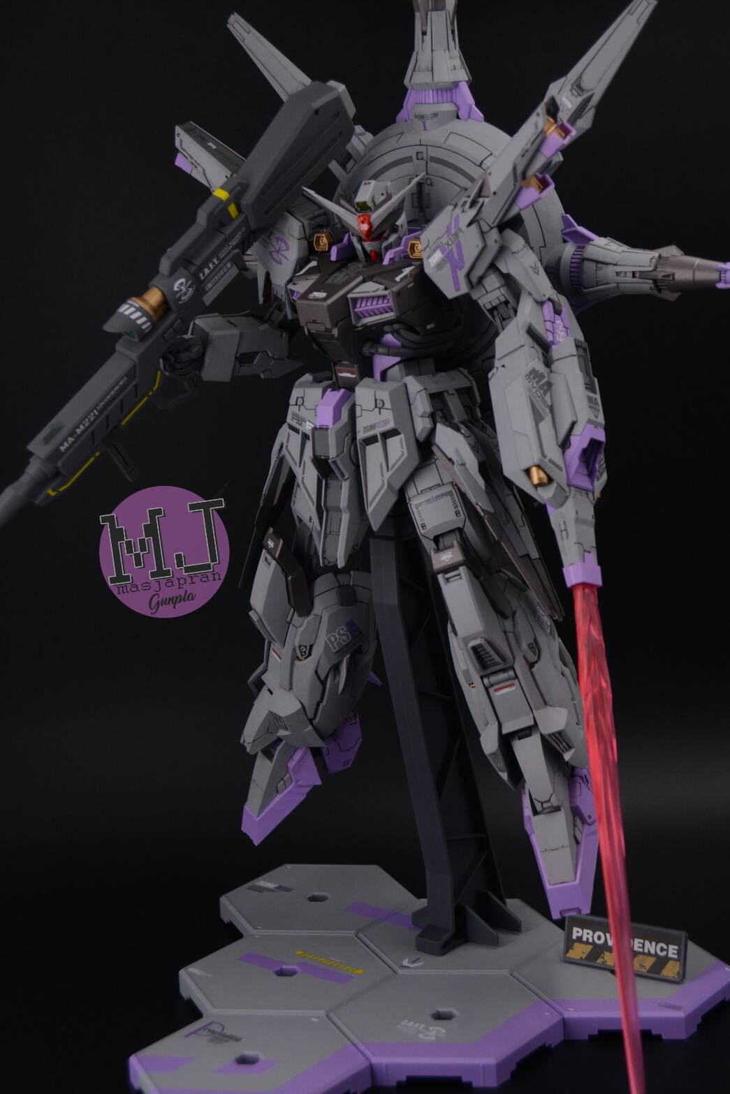 Painted Build: DA 1/100 Providence Gundam