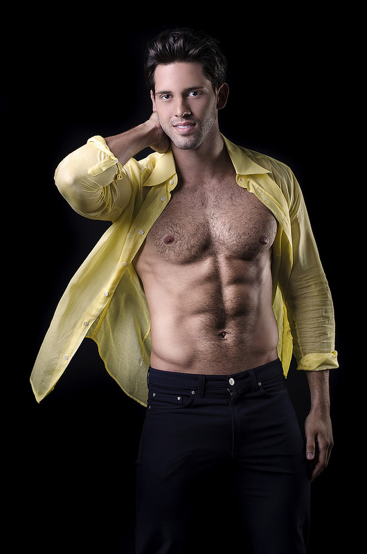 Man Central: Ignacio Milles: Shirtless