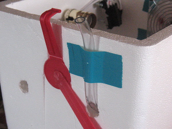 Heritage Homemaker: Make Your Own Incubator Tutorial