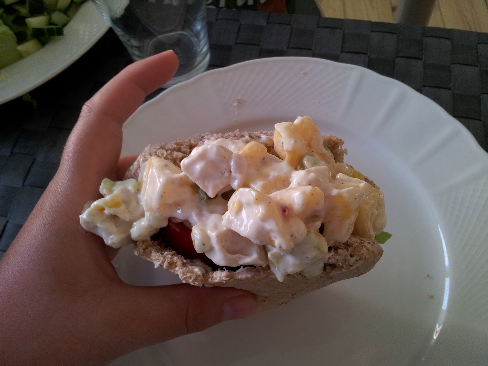 Sundt og lækkert: Pitabrød med mango-mole og kylling