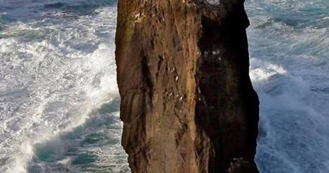 amudu: Bridrangar Lighthouse, Iceland.