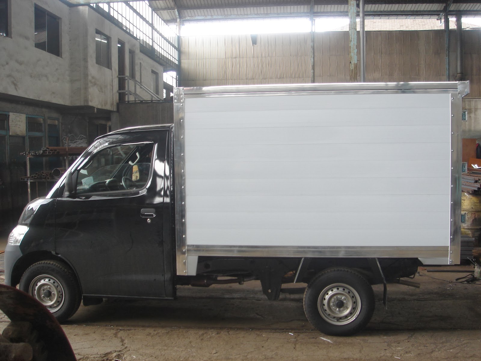 SALUYU KAROSERI: Full Box Aluminium Standard ( Tanpa Pintu Samping ...